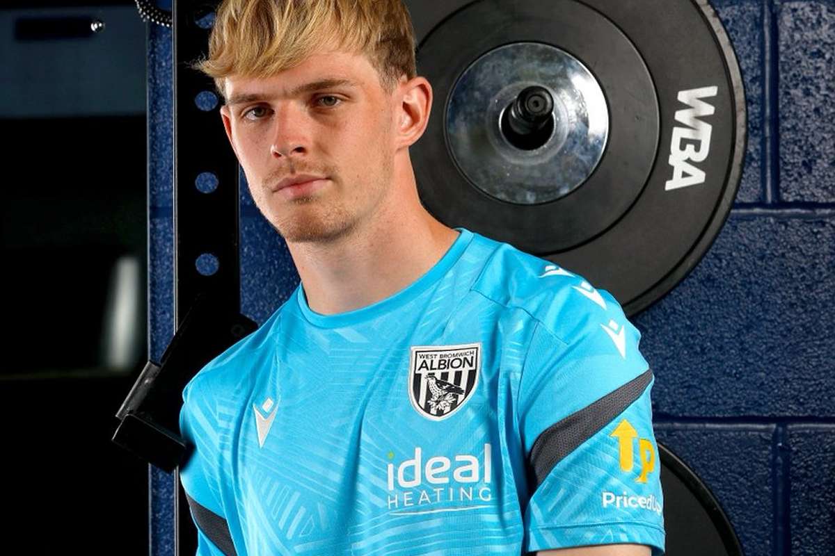 DONE DEAL: West Brom land Man Utd midfielder Collyer - TribalFootball.com