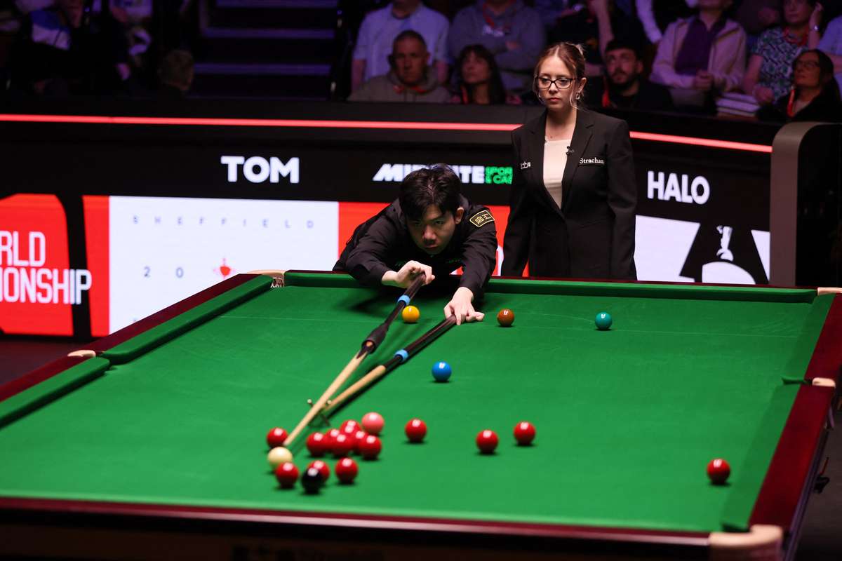 World Snooker Championship: China's Lei Peifan defeats reigning ...