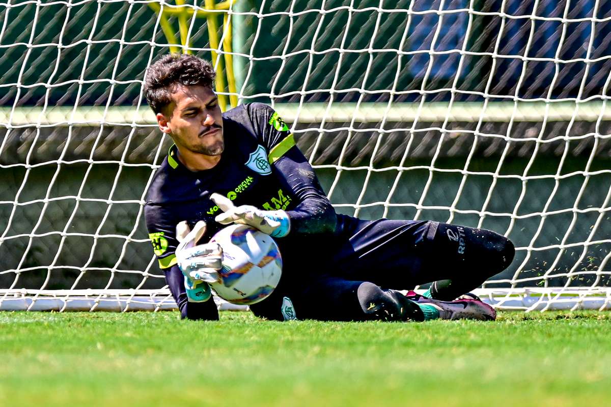 El portero Matheus Mendes, del América, recibe amenazas tras ganar al ...