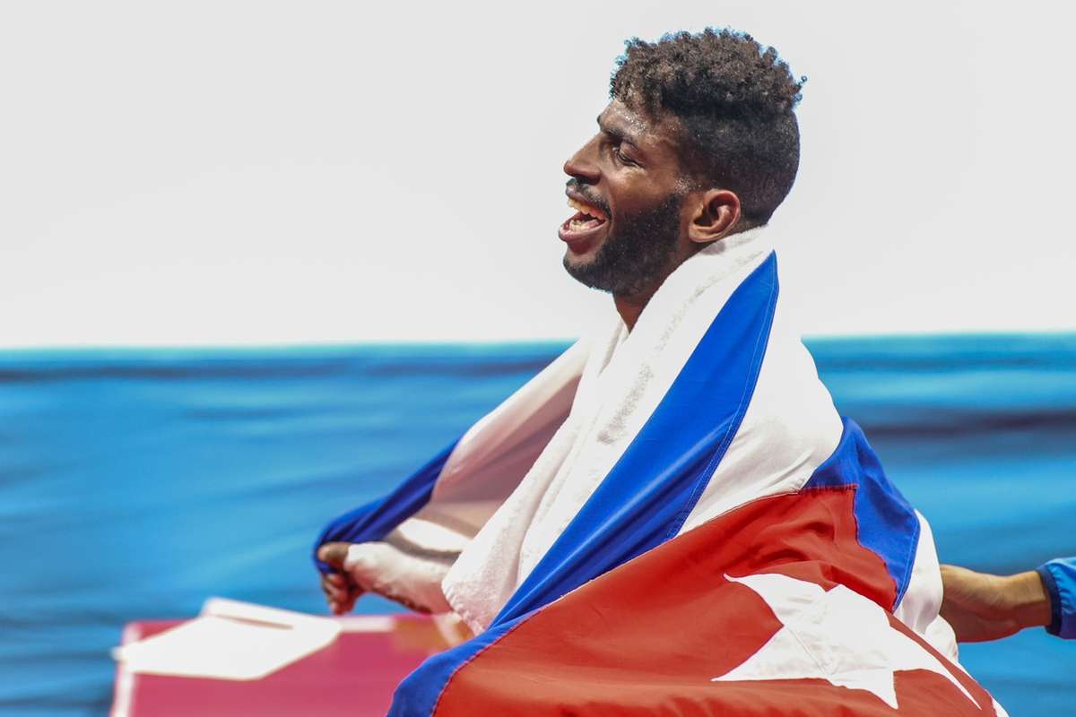 Olympic gold medallist Cruz wins professional boxing debut | Flashscore ...