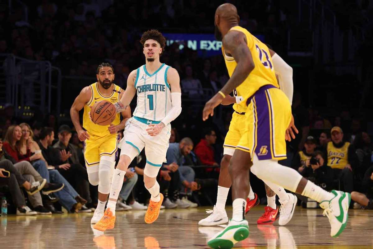 LaMelo Ball leads Hornets to surprise win over LA Lakers | Flashscore.co.uk