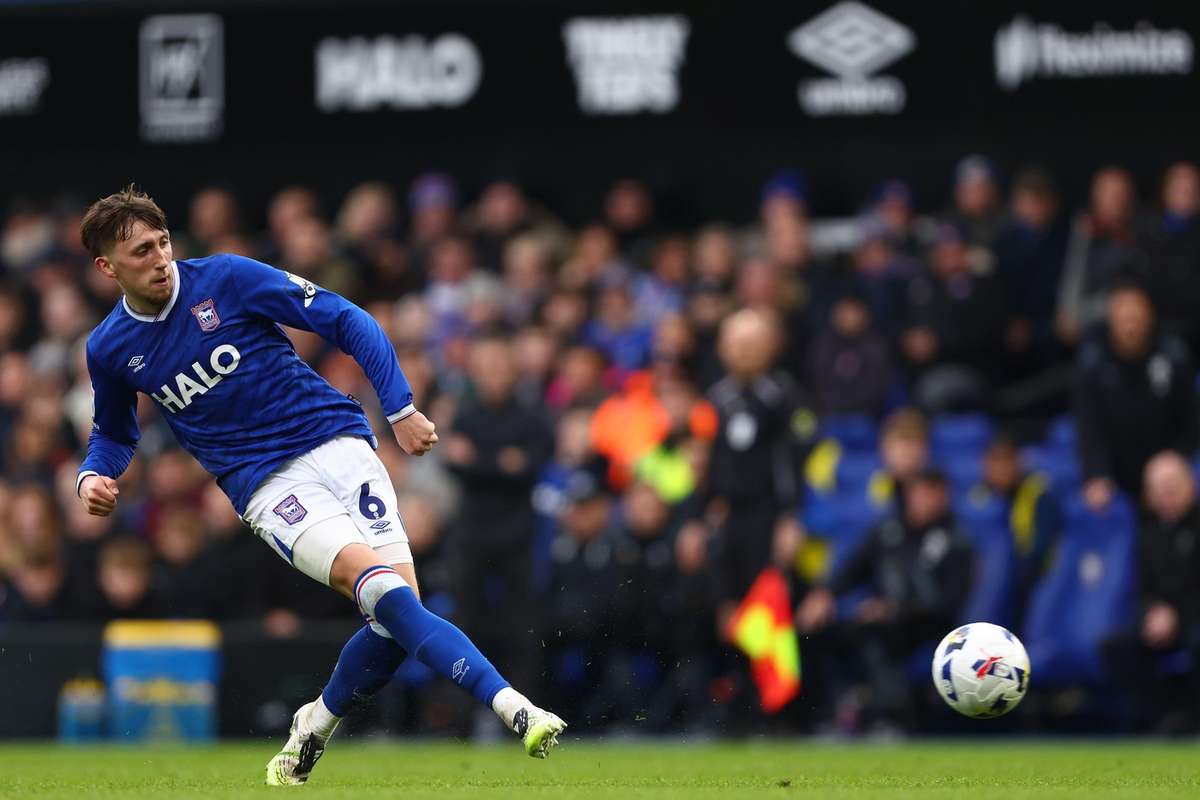 Ipswich loanee Neil accepts Sunderland career now over - TribalFootball.com