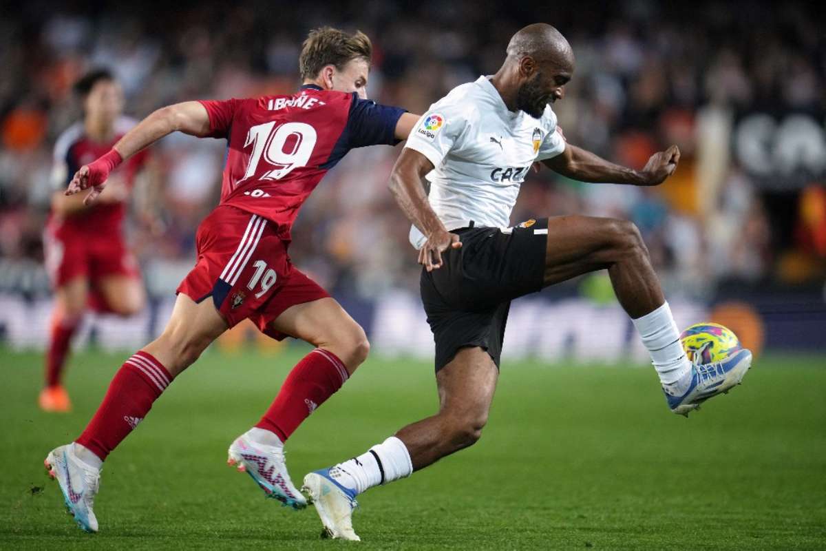 Valencia move out of drop zone with tight victory over Osasuna ...