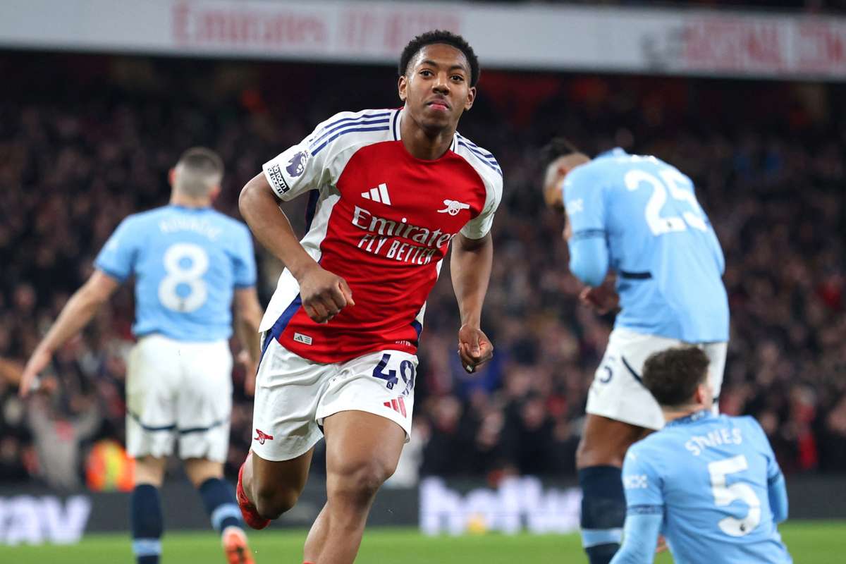 Premier League: Arsenal goleia Manchester City e segue na caça ao ...