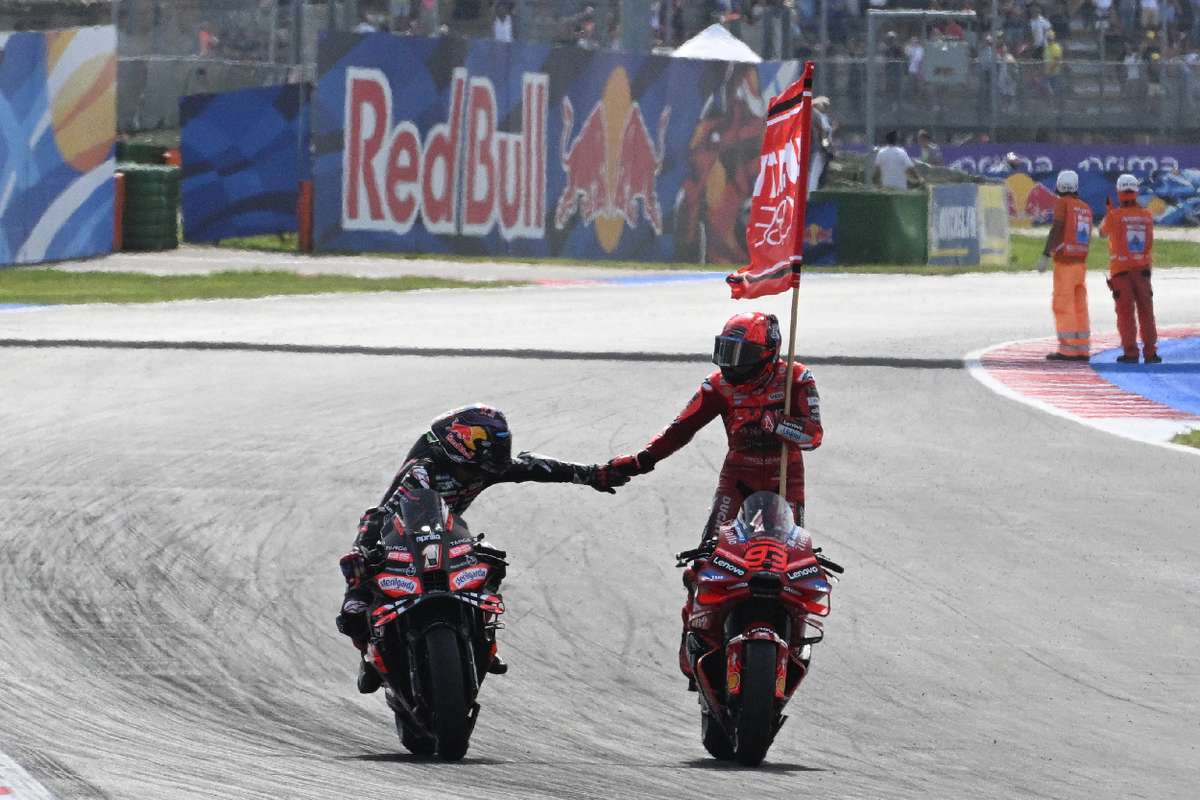 Marc Marquez holds off Marco Bezzecchi to win in San Marino and close ...