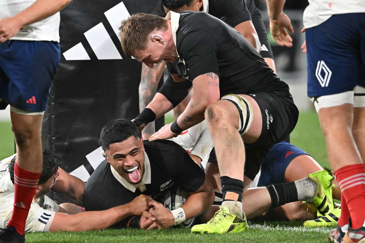 All Blacks battle past France's much-maligned second stringers in close ...