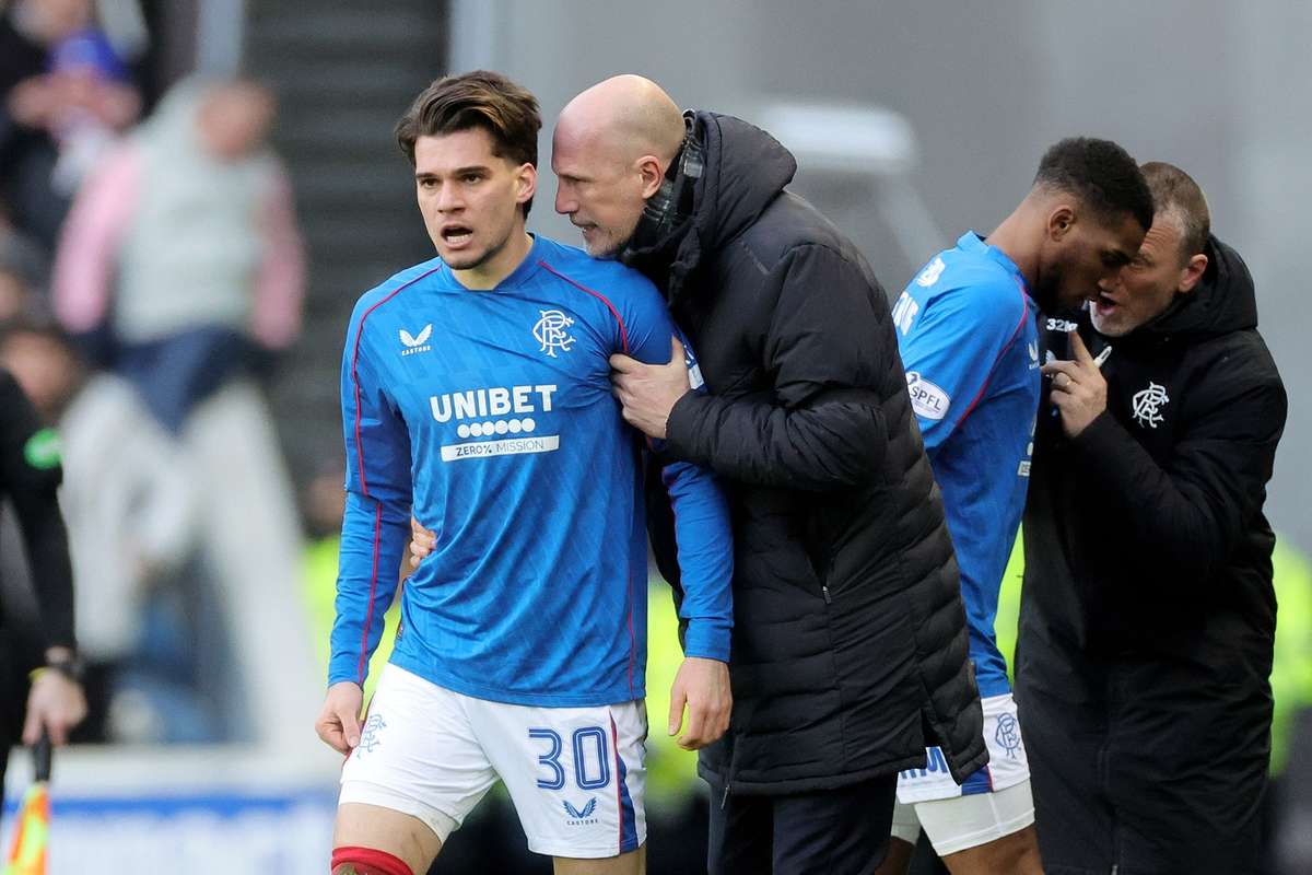 Oficial! Ianis Hagi a rămas fără antrenor: Clement, demis de Rangers ...