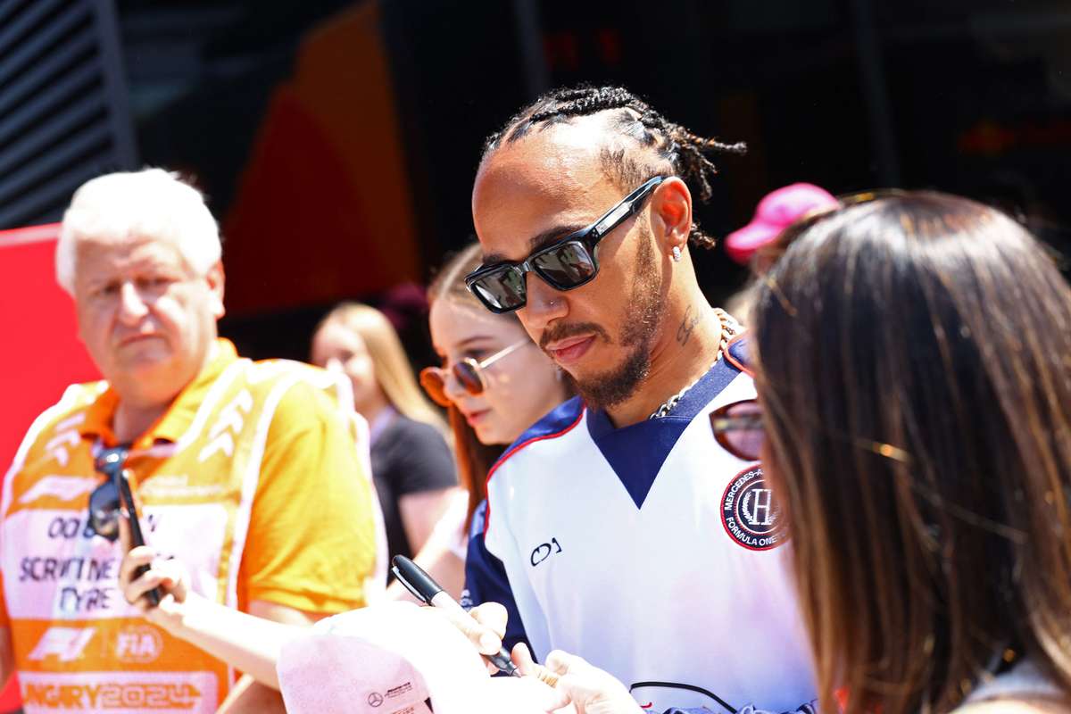 Russell: Hamilton would have stayed at Mercedes on current form ...