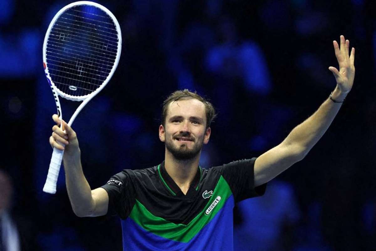 Solide sur son service, Medvedev domine Rublev lors de son premier ...