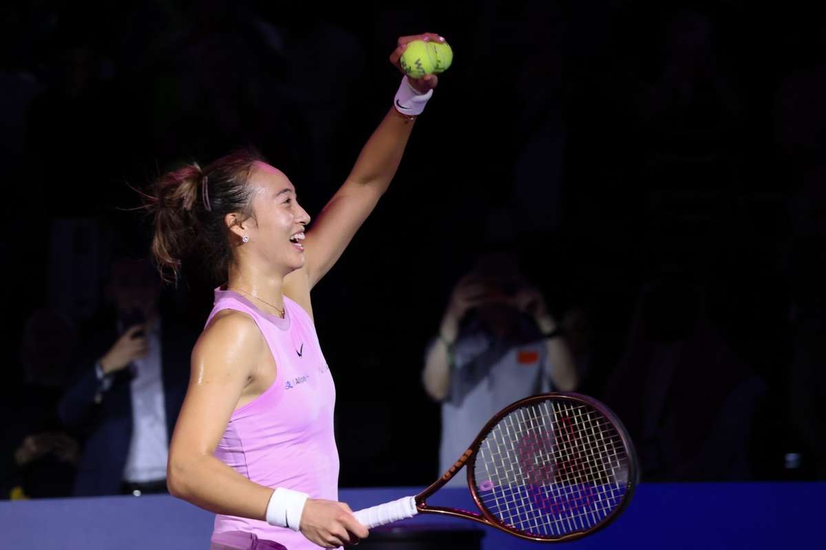 WTA Finals de Riad | Zheng, tercera semifinalista al ganar a Paolini | Flashscore.co