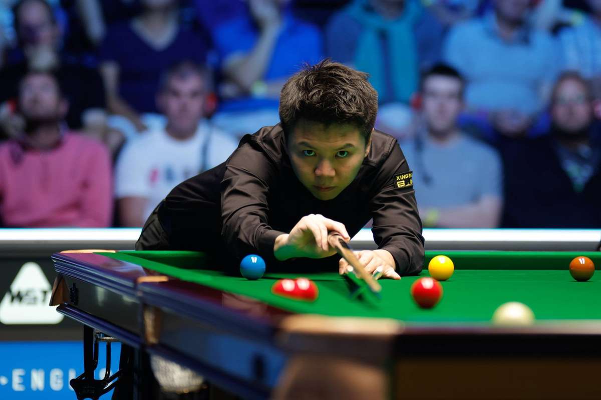 Zhou Yuelong stuns Mark Selby to set up English Open final with Mark Allen | Flashscore.co.uk