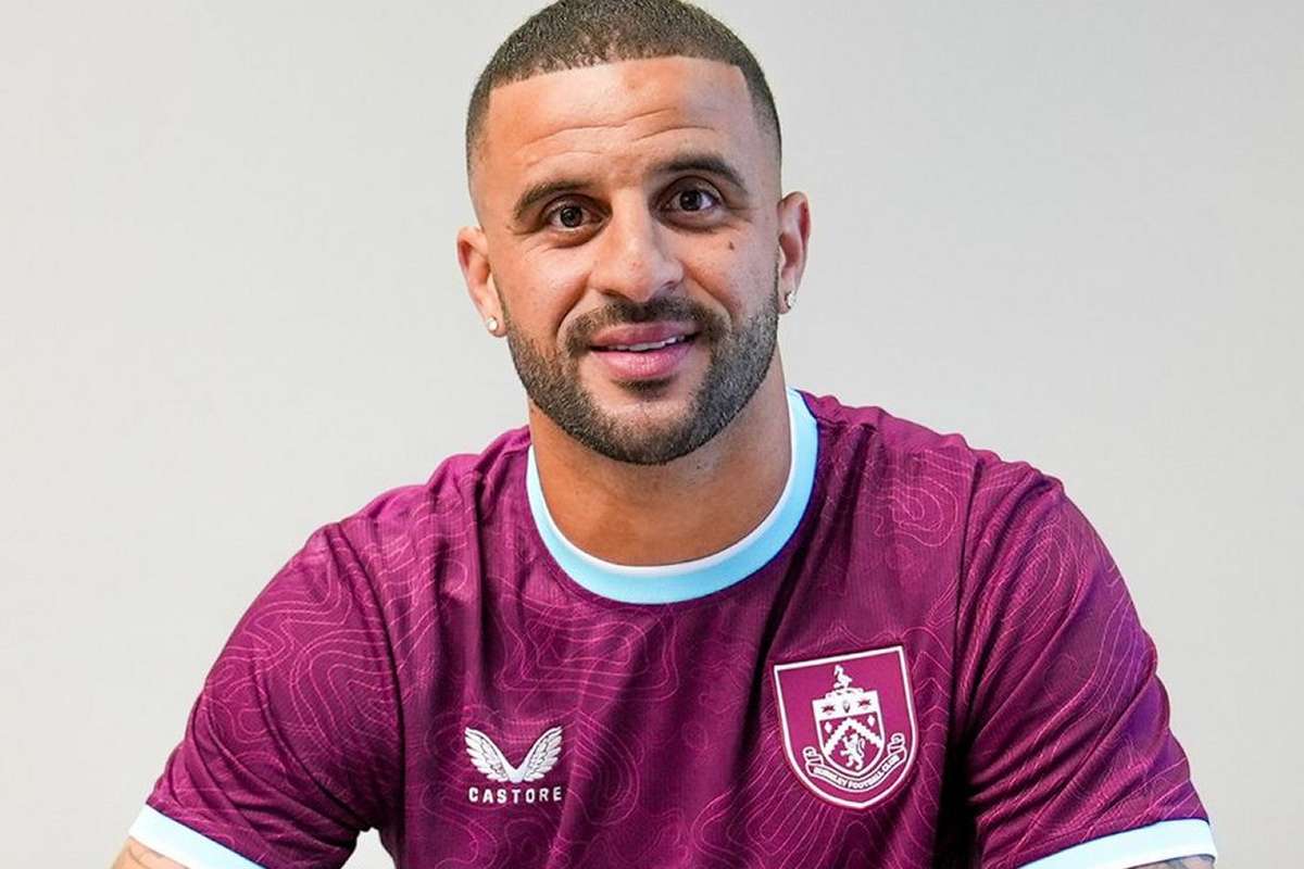 DONE DEAL: Burnley sign Man City fullback Walker - TribalFootball.com