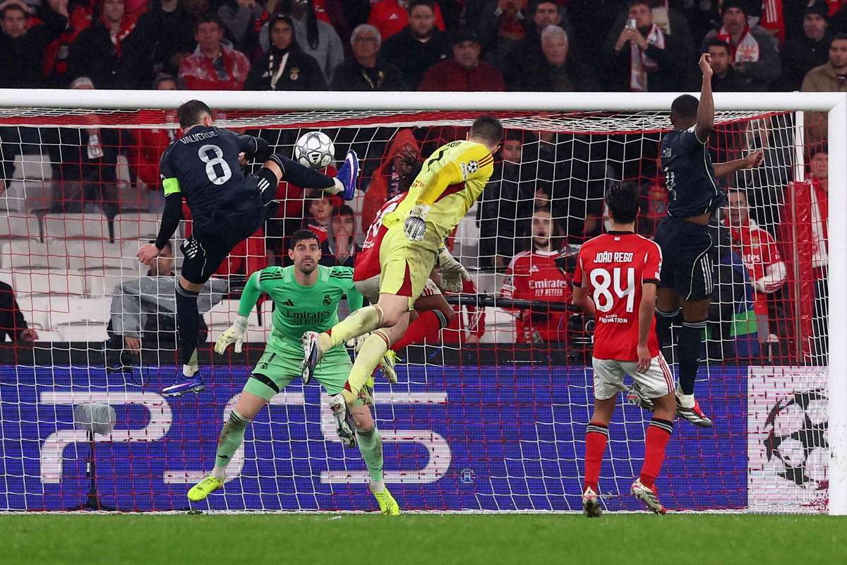 Keeper heads Benfica into play-offs with dramatic goal to sink Real ...