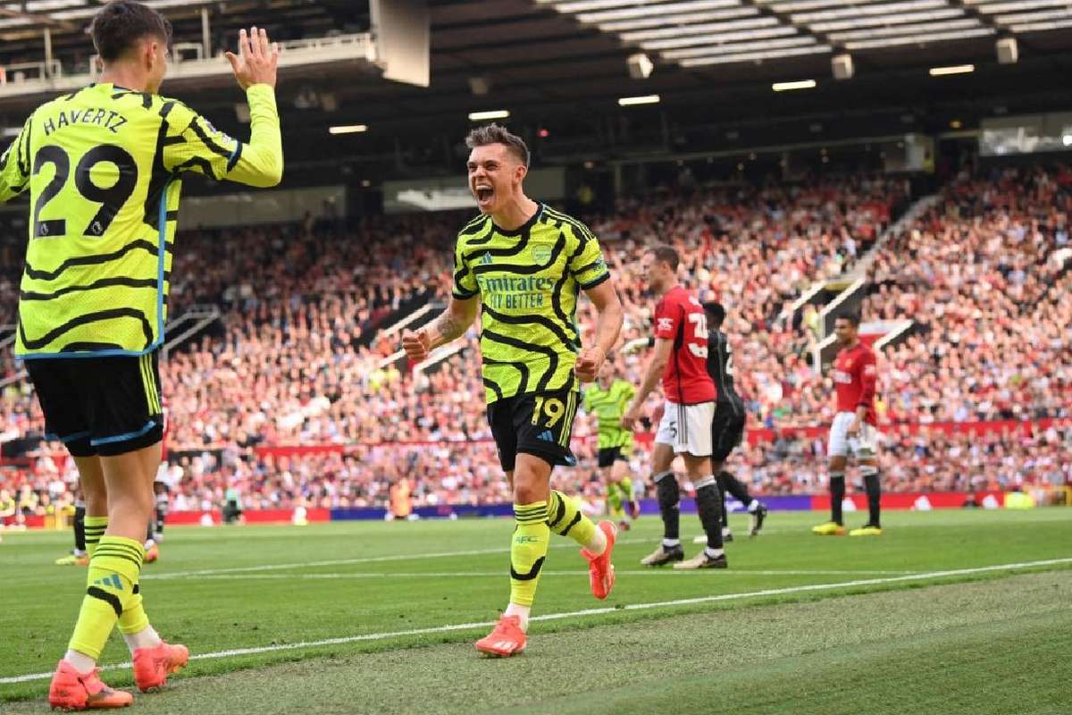 Arsenal bat Manchester United et met plus que jamais la pression sur ...