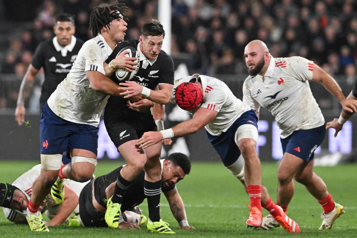 Rugby tournée d'été : le XV de France frôle l'exploit en Nouvelle ...