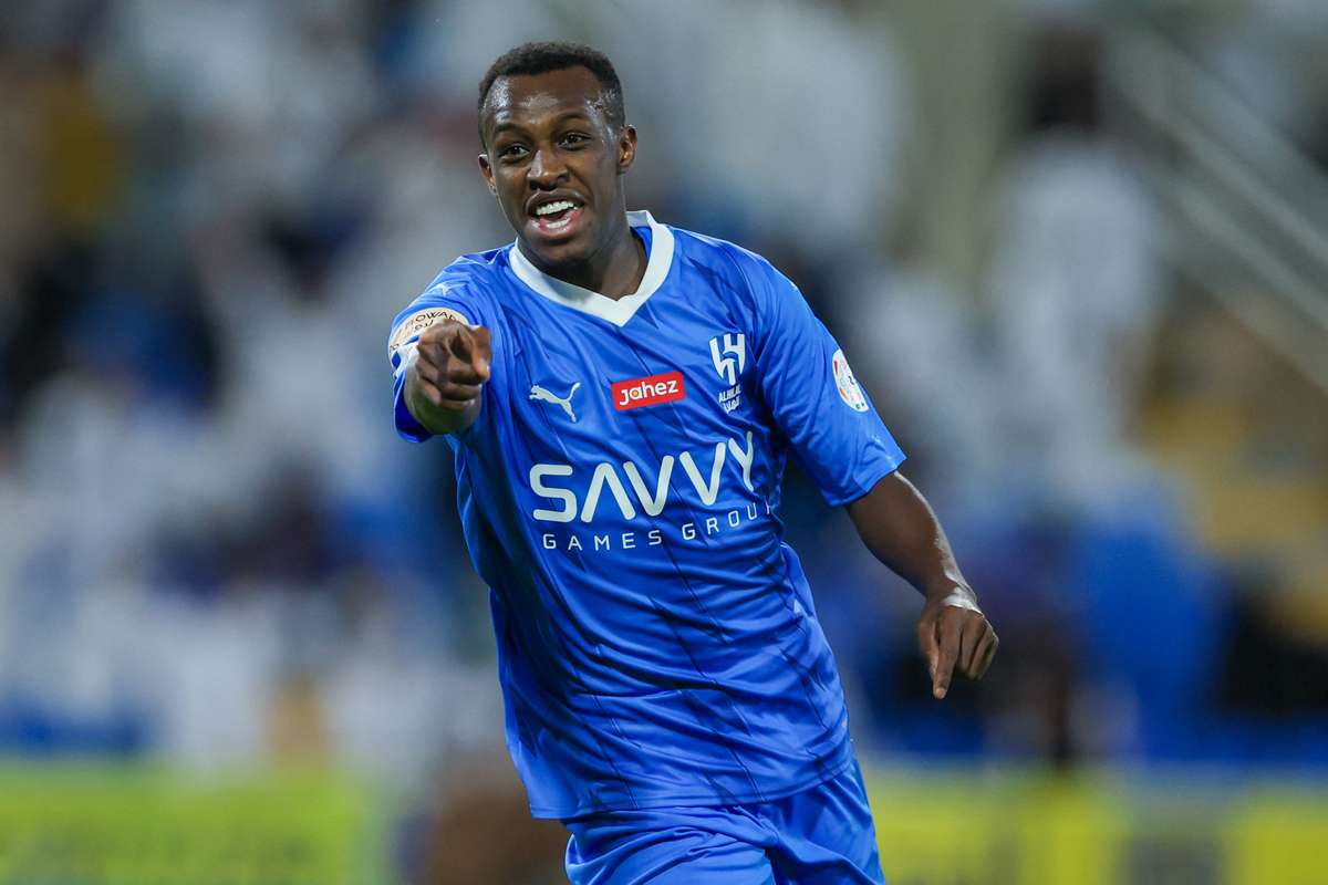 Saud Abdulhamid alla Roma: è il primo saudita in Serie A e nei cinque ...