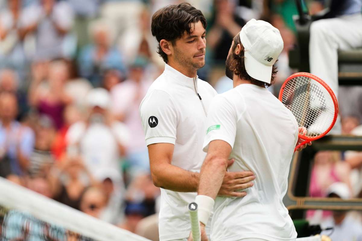 Fritz into Wimbledon quarter-finals after Thompson retires | Flashscore ...