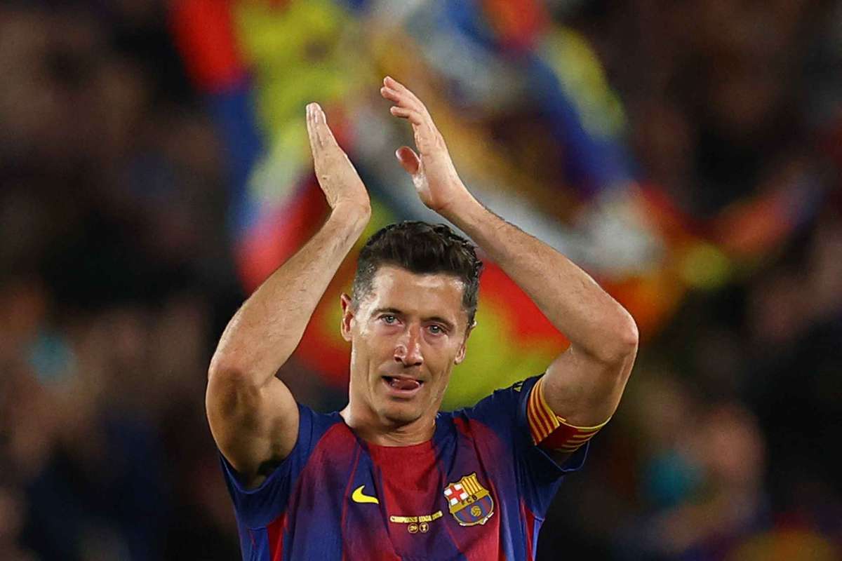 Cole says Lewandowski and Stones would be perfect for Chelsea: They can still help out ...