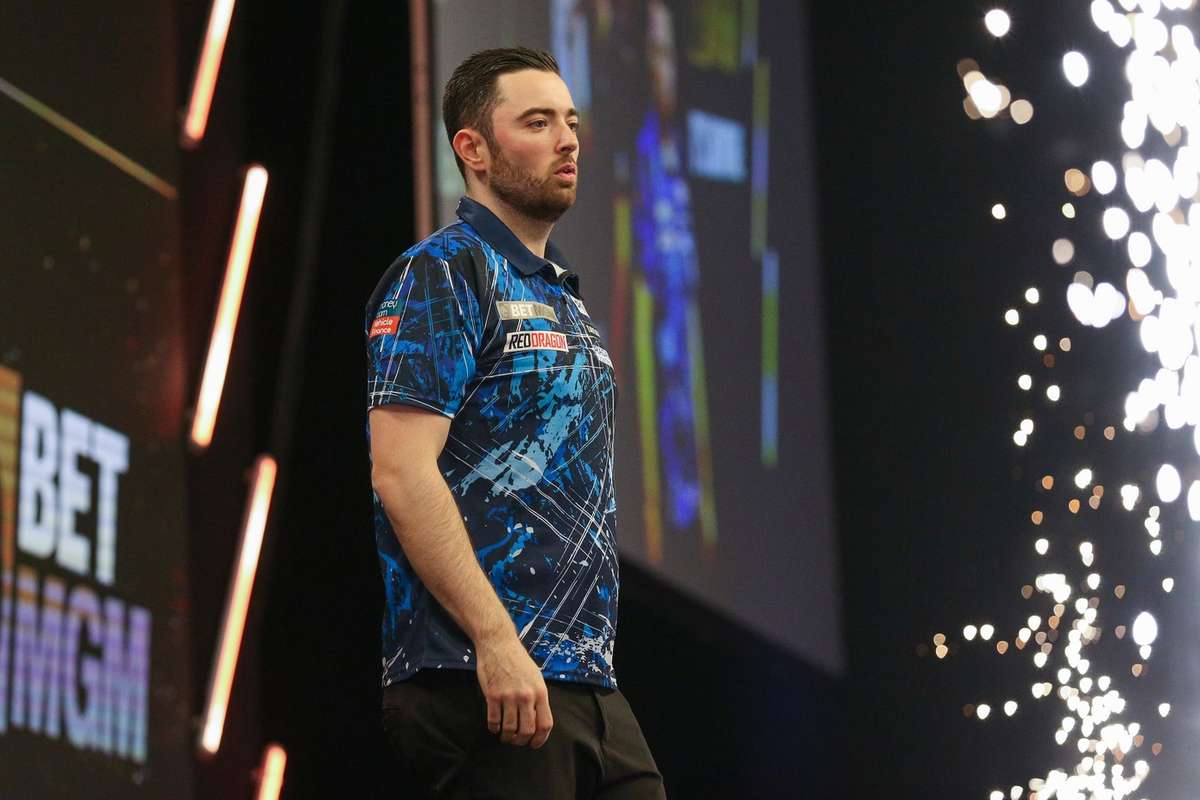 Luke Humphries dominates in Dublin to claim third consecutive Premier ...