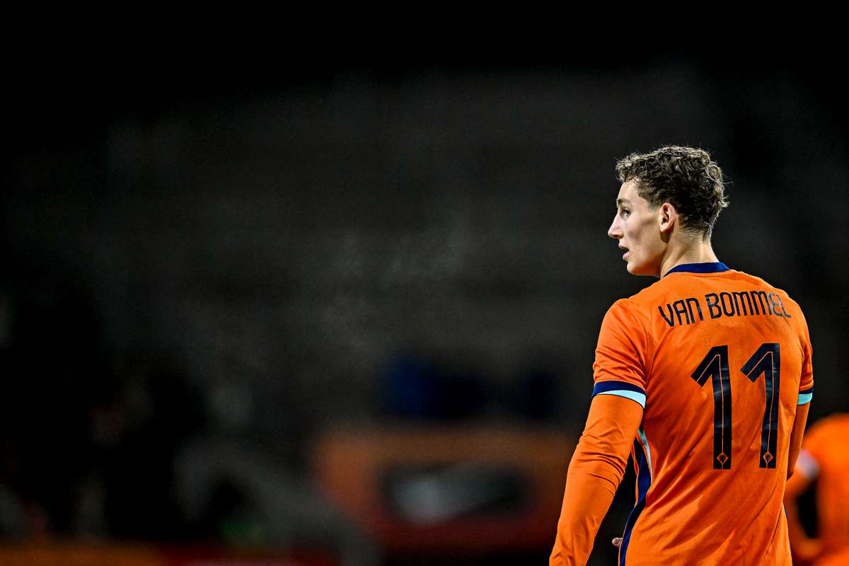Ruben van Bommel officially joins PSV from AZ in €16 million deal ...