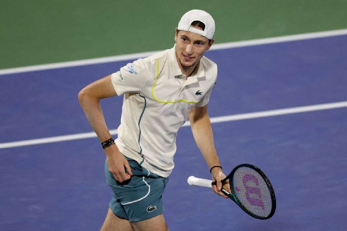 Ugo Humbert en finale à Dubaï après avoir terrassé Daniil Medvedev ! | Flashscore.fr