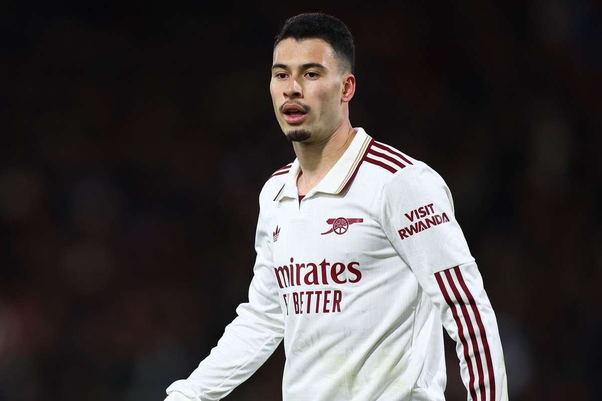 Martinelli issues apology after shoving injured Bradley | Flashscore.co.uk