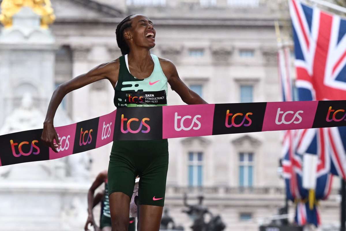 London Marathon 2023 as it happened: Kiptum sets record as Hassan wins ...