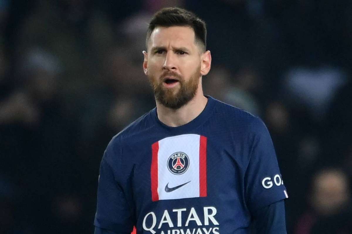Barcelona fans chant Messi's name amid PSG exit talk | Flashscore.co.uk