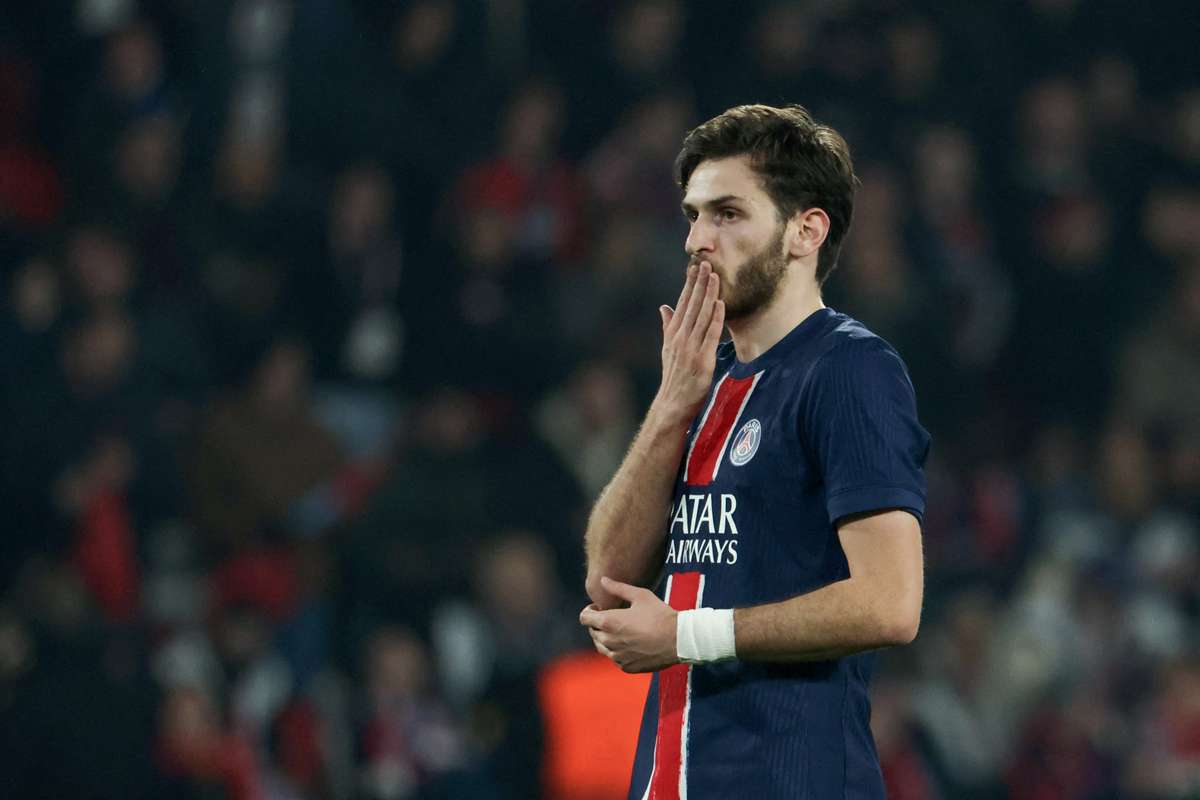 Ligue des champions : Pour "Kvara", un premier but mais des repères ...