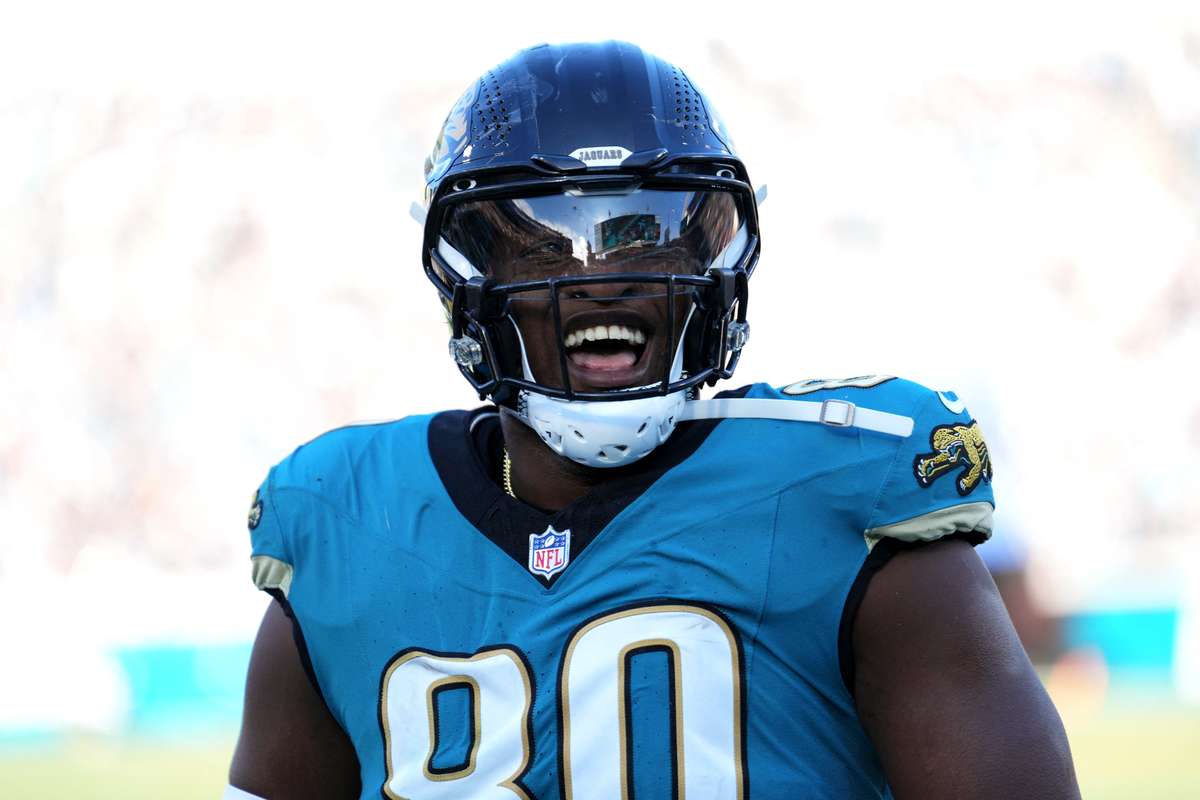 NFL Wild Card picks: Bills-Jaguars, 49ers-Eagles, Chargers-Patriots ...