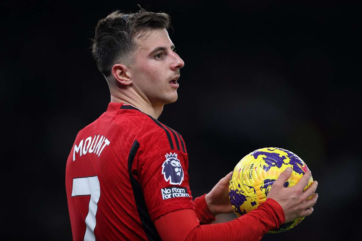 Mount revine la antrenamentele lui Manchester United după patru luni de ...