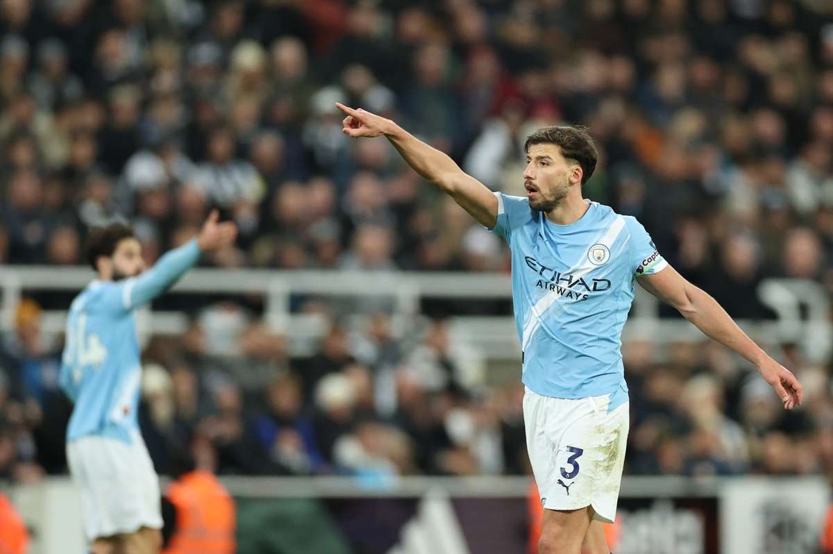 Rúben Dias aponta o dedo ao VAR e reclama critérios claros na Premier ...