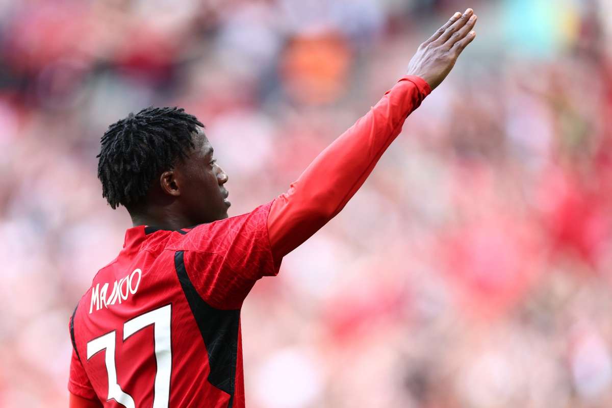 Lung-busting Mainoo lived every Manchester United fan's dream in FA Cup ...