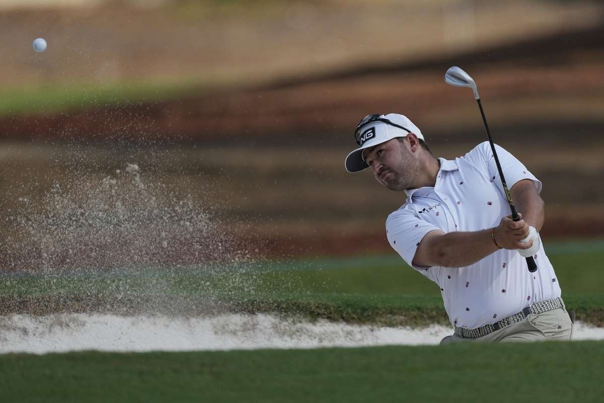 Lawrence takes three-shot lead into final round of Joburg Open ...