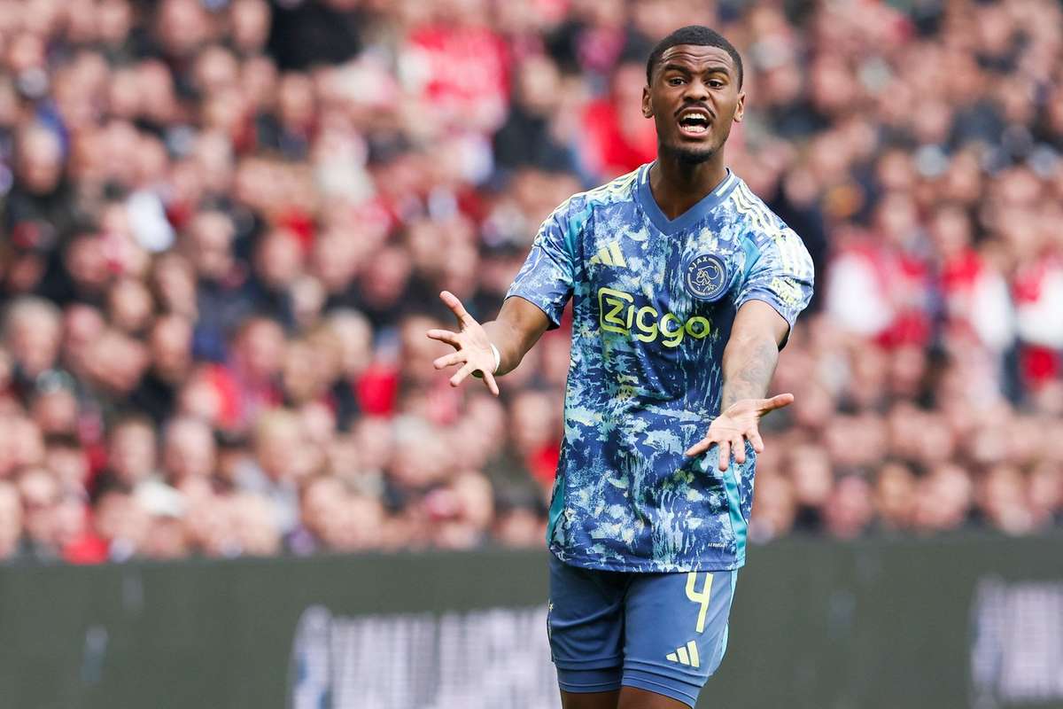 Chelsea launch bid for Ajax defender Hato - TribalFootball.com