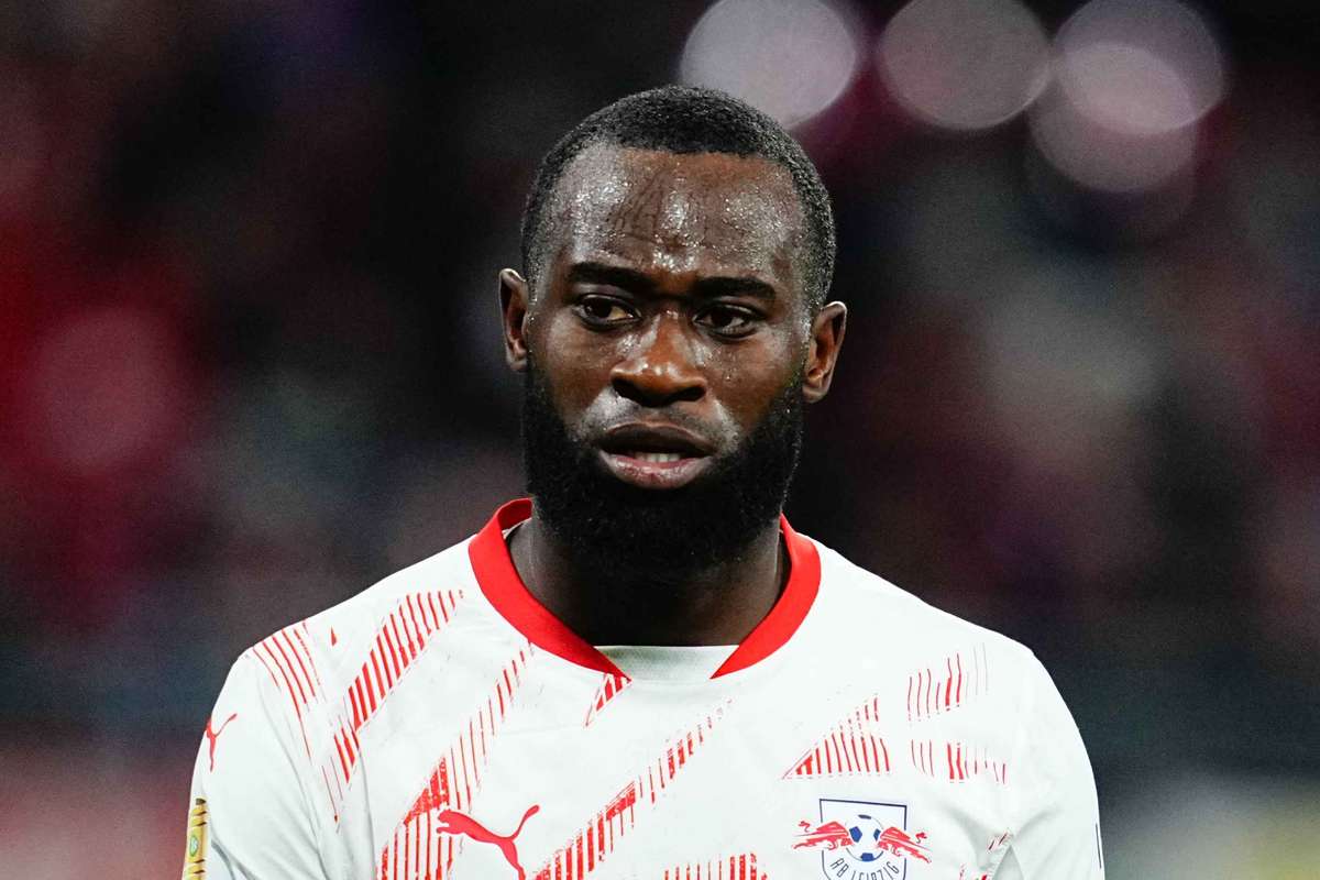 Lutsharel Geertruida completes Sunderland transfer from RB Leipzig ...