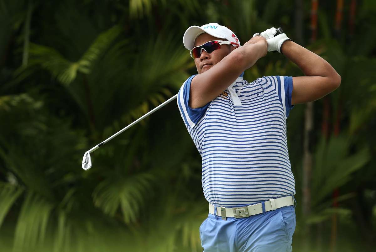 Nirat takes two-shot lead on opening round at season-ending Saudi Open ...