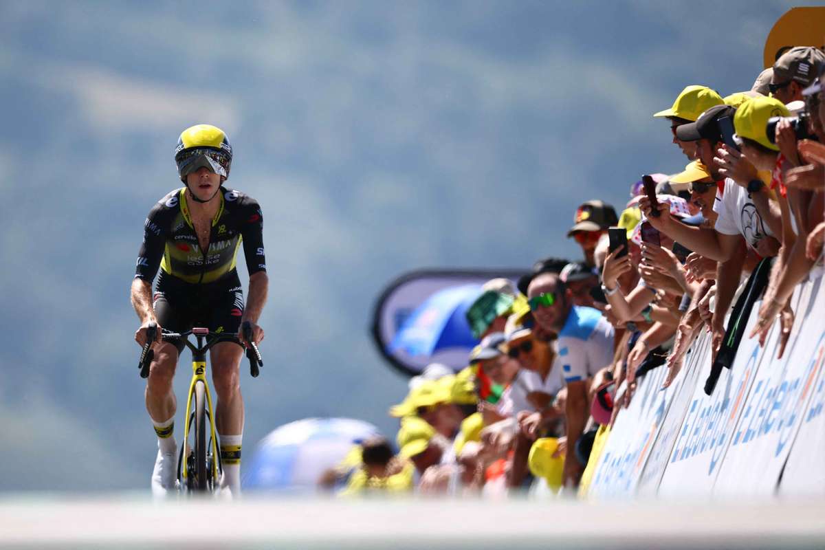 Reigning Giro d'Italia champion Simon Yates announces his retirement ...