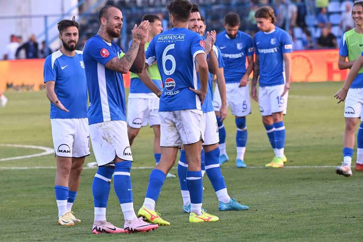 Mandatul lui Ianis Zicu la Farul începe cu o plecare. Prima despărțire ...