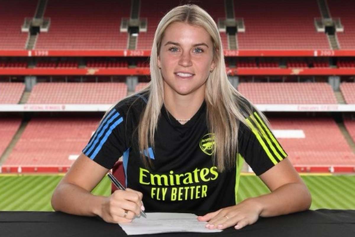 Oficial: Alexia Russo junta-se a Cloé Lacasse no Arsenal | Flashscore.pt