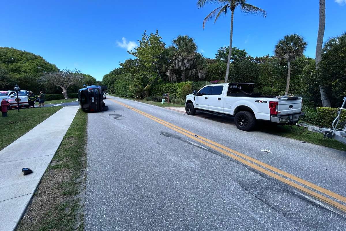 Tiger Woods told police he was using phone before car crash, pills ...