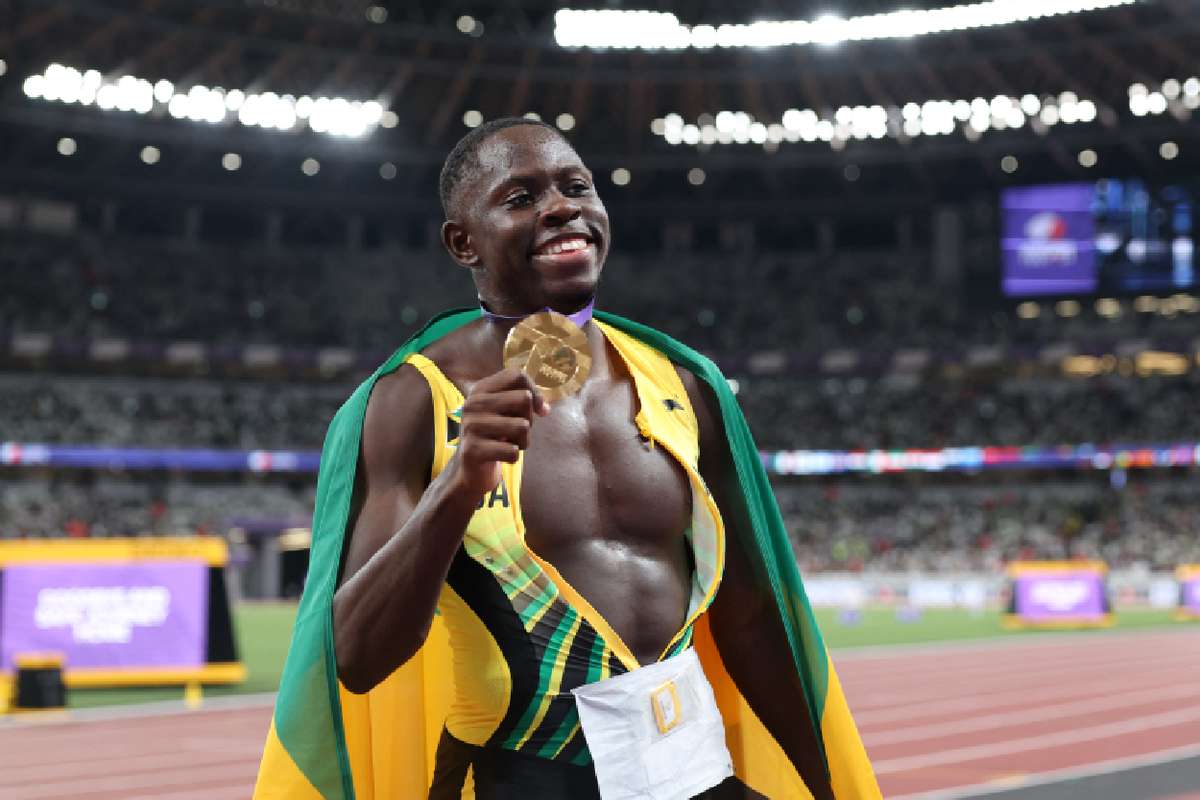 Oblique Seville wins 100m gold for Jamaica's first sprint world title ...