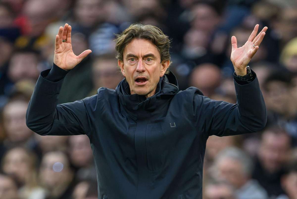 Tottenham pondera demissão de Thomas Frank após derrota frente ao West ...