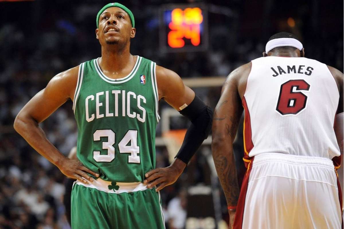 LA Lakers a retras tricoul cu numărul 6 al lui Bill Russell. LeBron ...