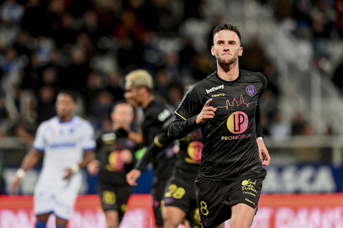 Ligue 1 early roundup: Toulouse annihilate struggling Auxerre, Nantes ...