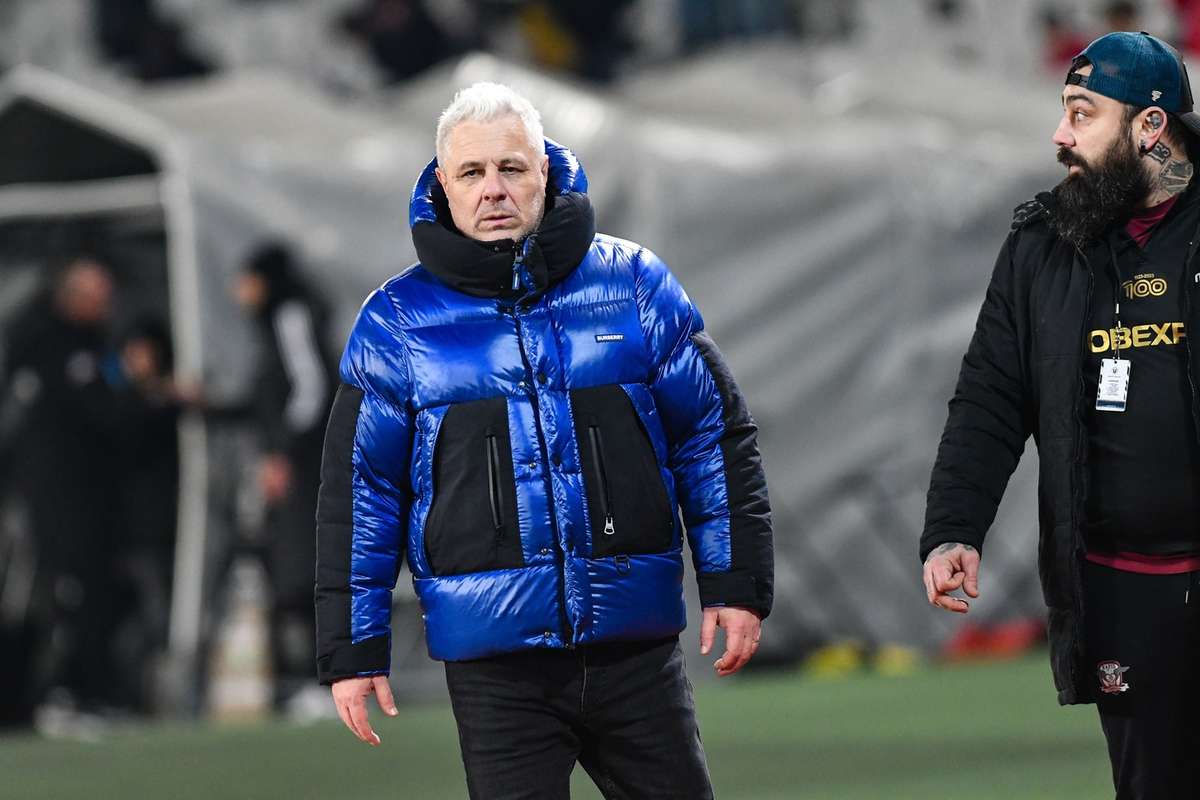 Reacția lui Marius Șumudică, după ce a fost întrebat dacă îl ia pe ...