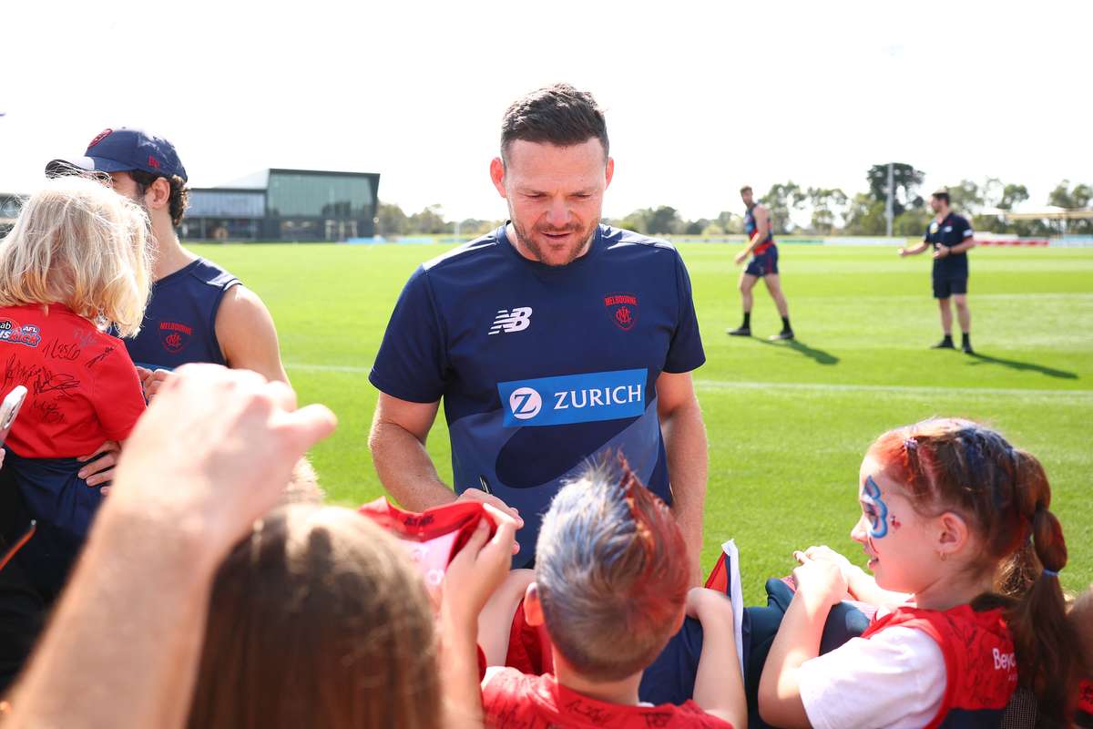 AFL teams lists for Round 7 of the 2025 AFL season. | Flashscore.com.au