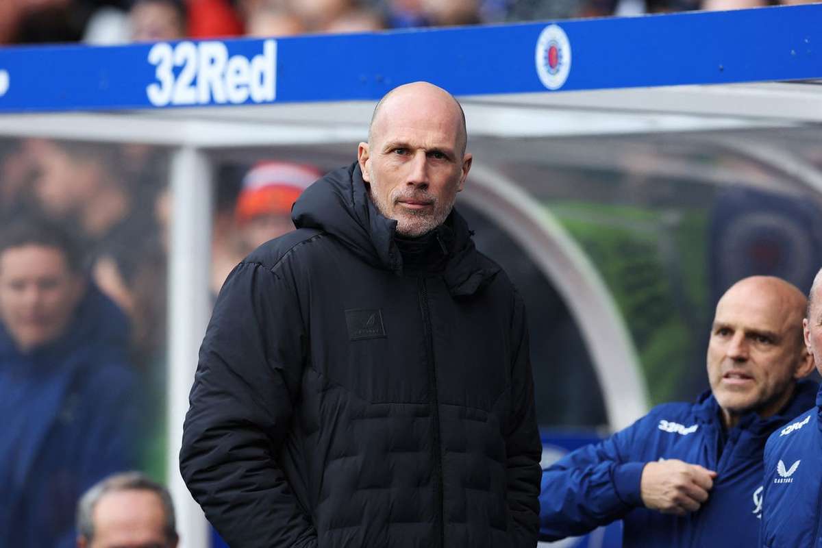 Liga Europa: Treinador do Rangers atribui favoritismo ao Benfica ...