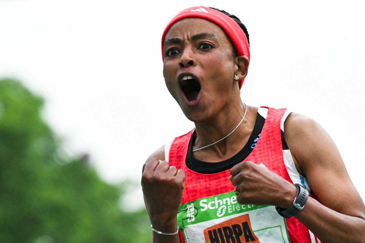 Marathon de Paris : L'Ethiopienne Bedatu Hirpa s'impose au finish | Flashscore.fr