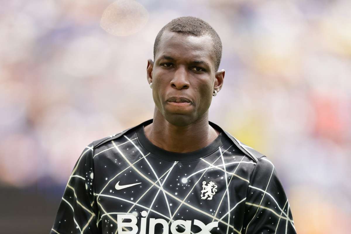 Manchester United target Chelsea striker Nicolas Jackson ...